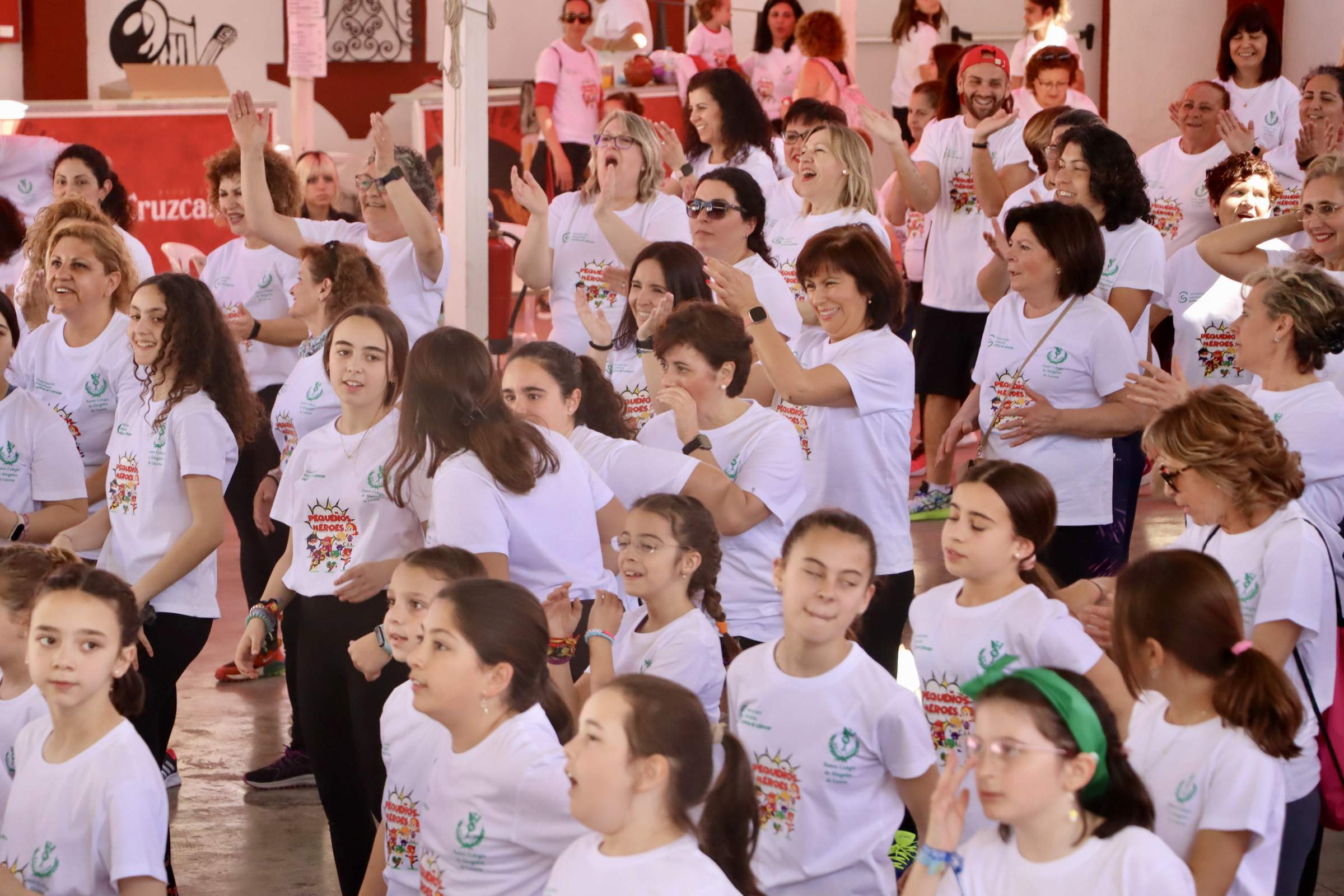GALERÍA: Las imágenes de la I Marcha-Zumba Solidaria contra el cáncer infantil celebrada esta ...