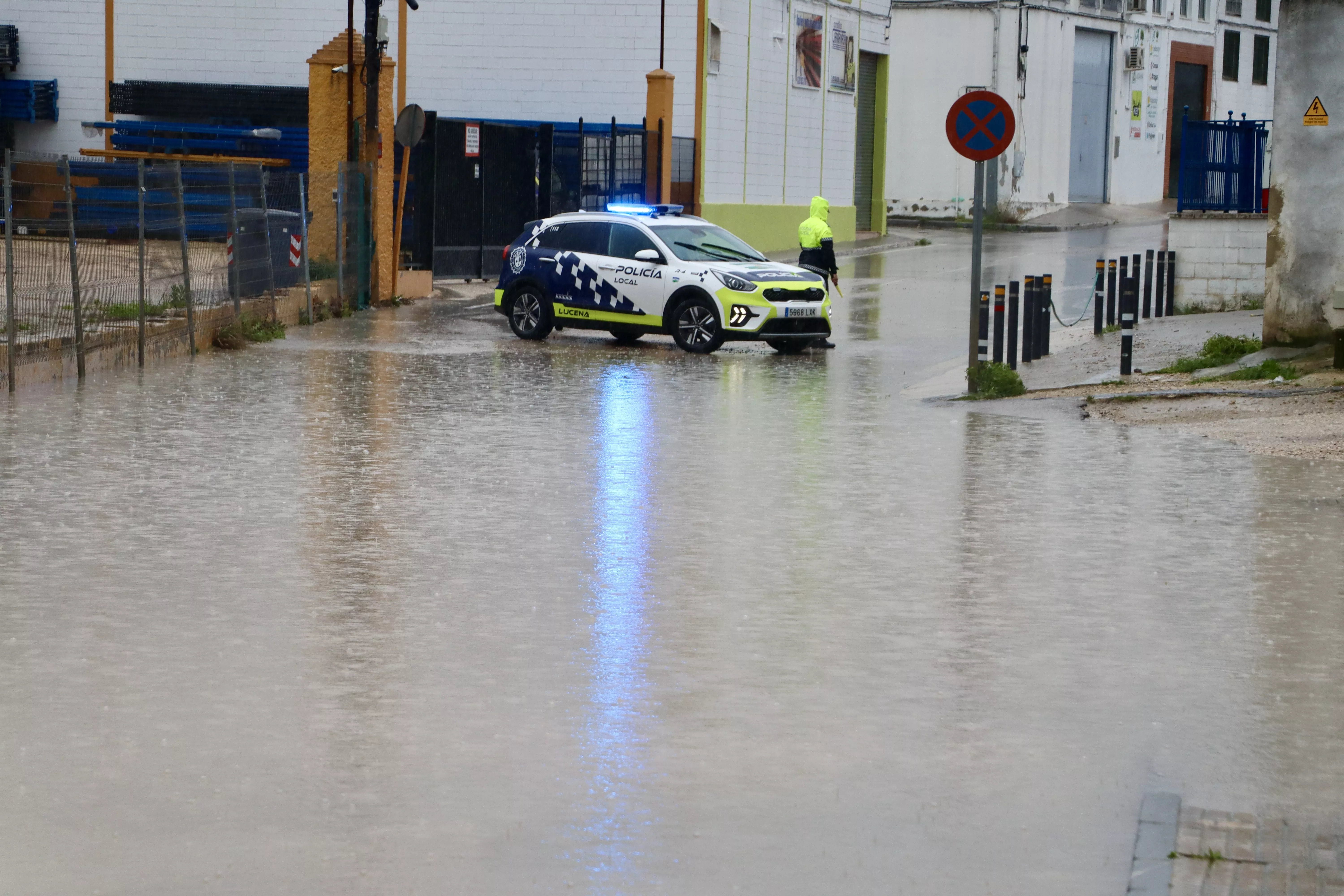 GALERÍA: Una breve pero intensa tormenta obliga a cortar puntualmente ...