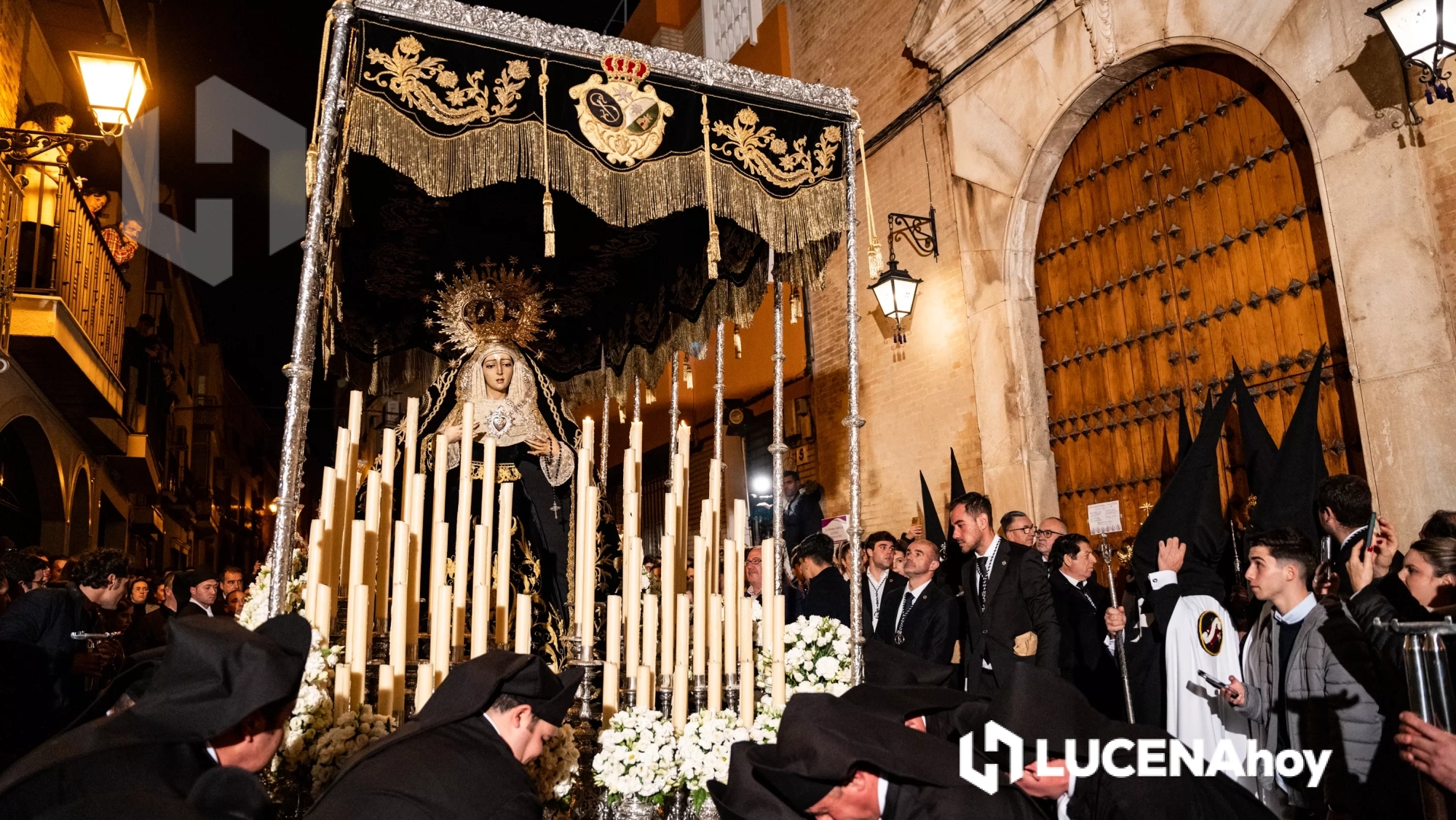 GALERÍA: SÁBADO DE GLORIA: Las imágenes de la breve procesión de la ...