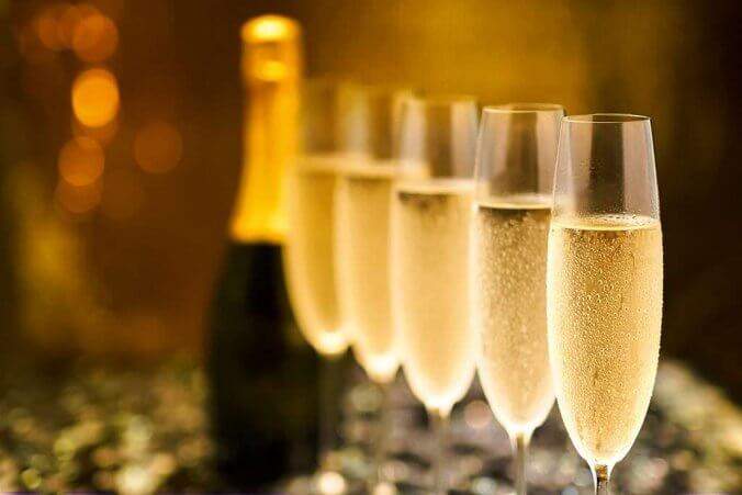 El cava: Una bebida que no puede faltar en tus celebraciones. Descubre ...